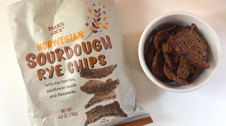 17 Best Cheap Healthy Snacks You Can Buy At Trader Joe's
