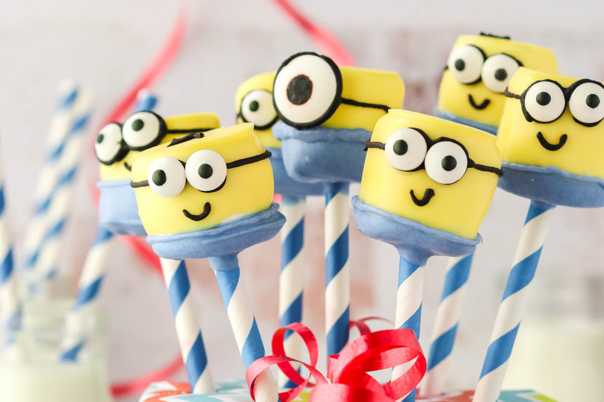 Messy Hands, Happy Hearts: 15 Desserts Kids Will Love Making