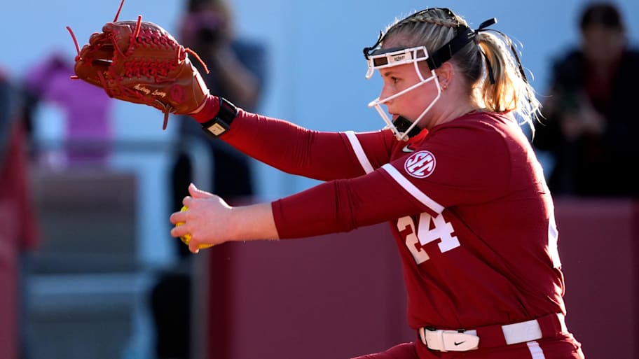 OU Softball: Freshman Audrey Lowry Stars as Oklahoma Sweeps South Carolina