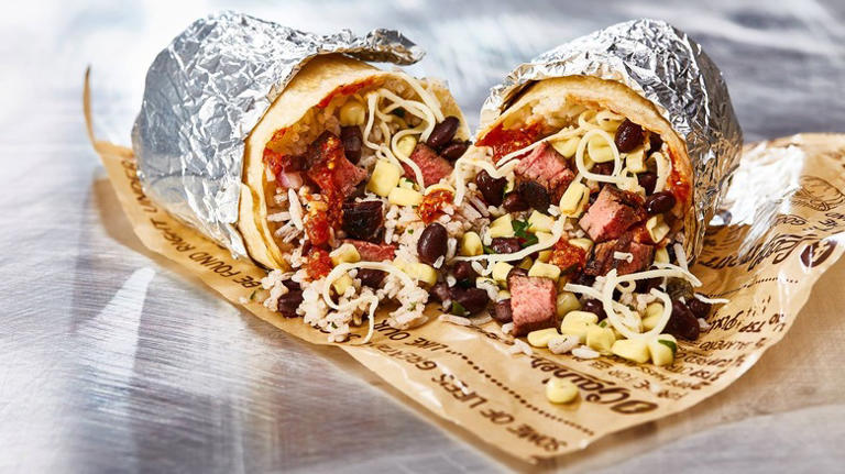 The Underrated Cooking Oil Chipotle Uses In Its Kitchens