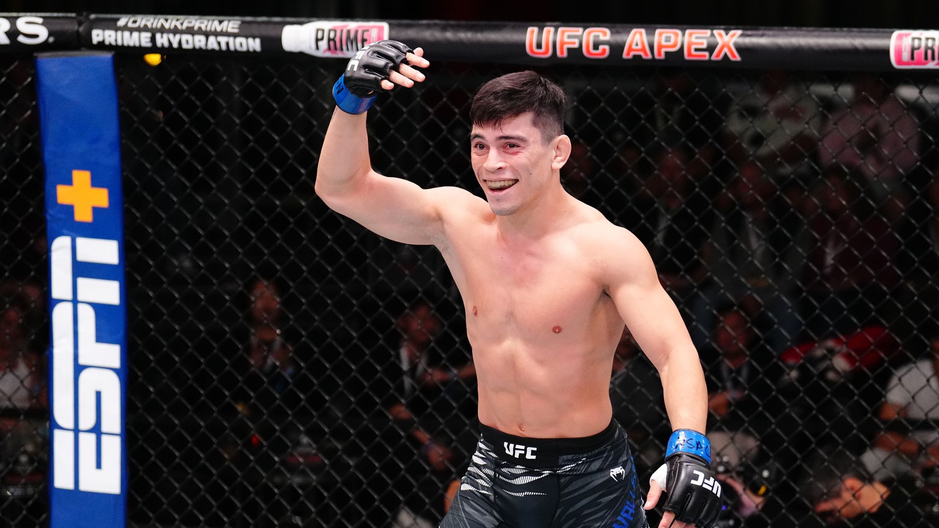 UFC Vegas 104 video: Kevin Vallejos demolishes Seung Woo Choi with ...