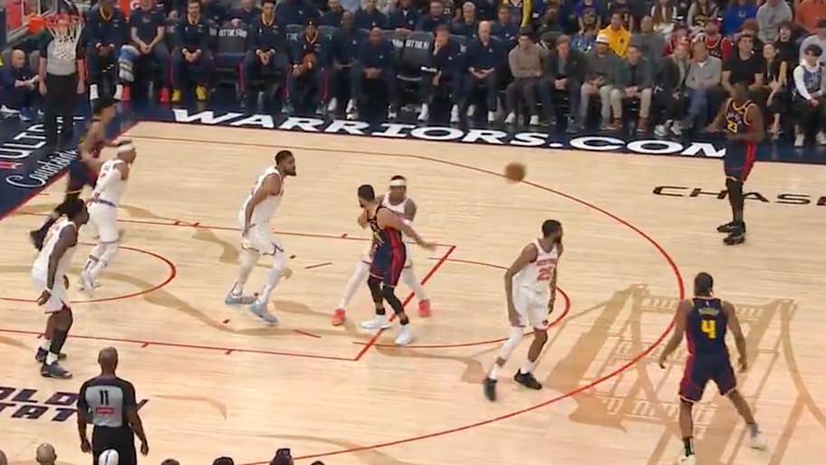 Steph Curry Threw a Perfect, Nonchalant Behind-the-Back Pass to Assist ...