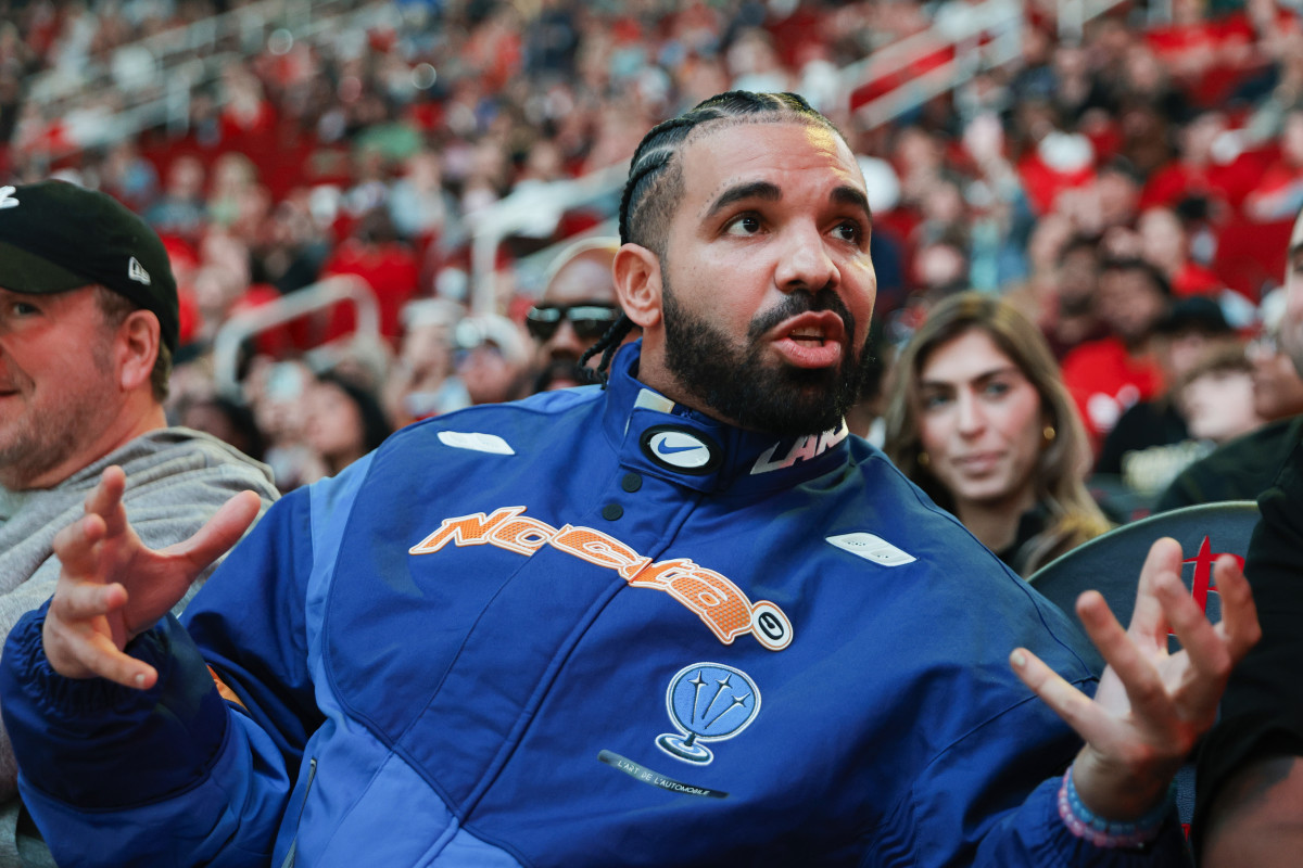 Drake Claps Back at Rapper After Getting Trolled for Unique Look