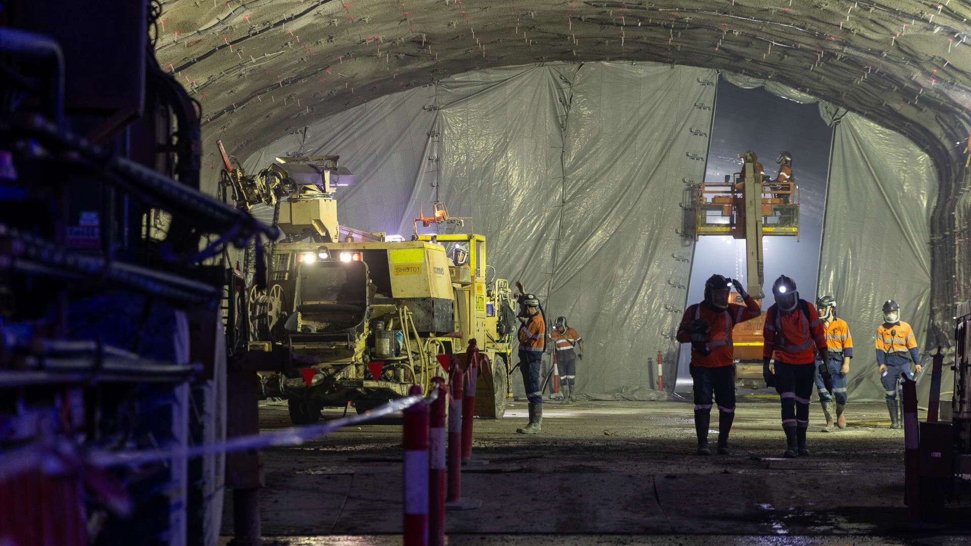 Thirteen workers on tunnelling projects in Sydney diagnosed with deadly silicosis