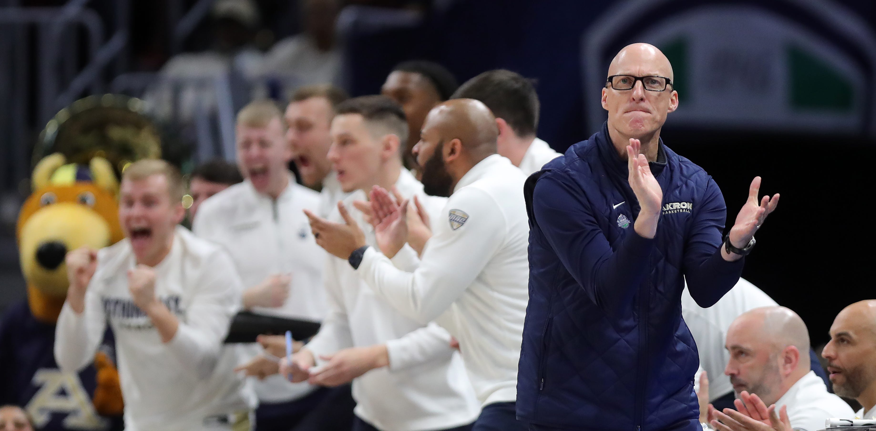 John Groce coaching vs. brother Travis Steele adds rare layer to Zips ...