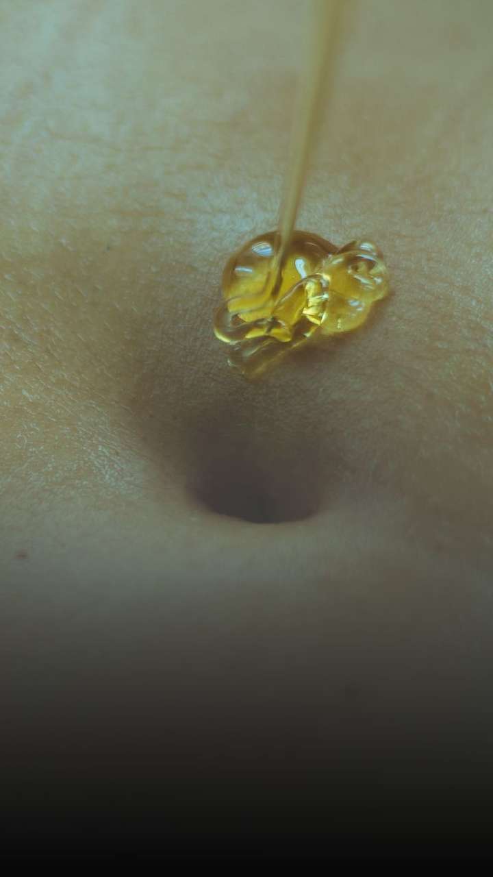 6 Healthy Benefits Of Navel Oiling For 21 Days