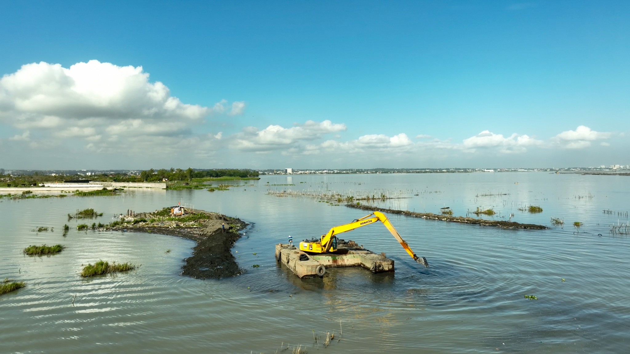 SMC removes nearly 88,000 tons of silt and waste in Biñan River cleanup
