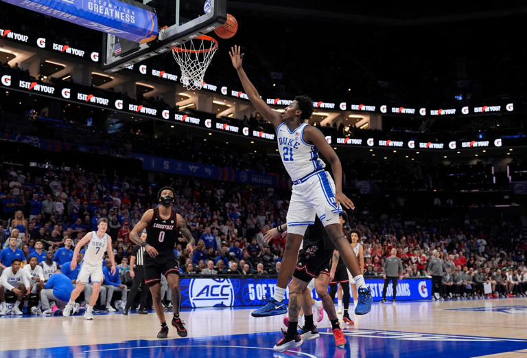 What channel is Duke basketball vs Louisville on today? TV, stream