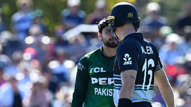 Jacob Duffy, Kyle Jamieson wreak havoc as New Zealand beat Pakistan by ...