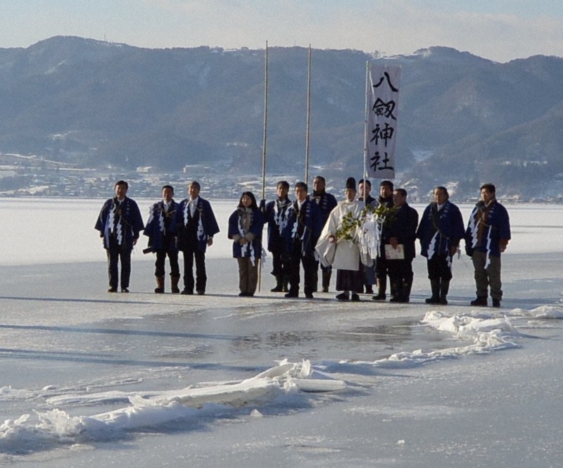 Global warming blamed for 7-year absence of 'gods' path' winter ice ...