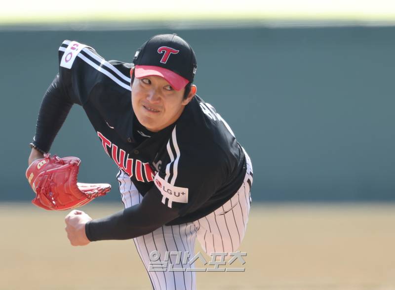 손주영, SSG전 4이닝 1실점...2G 연속 호투·정규시즌 기대감 UP [IS 인천]