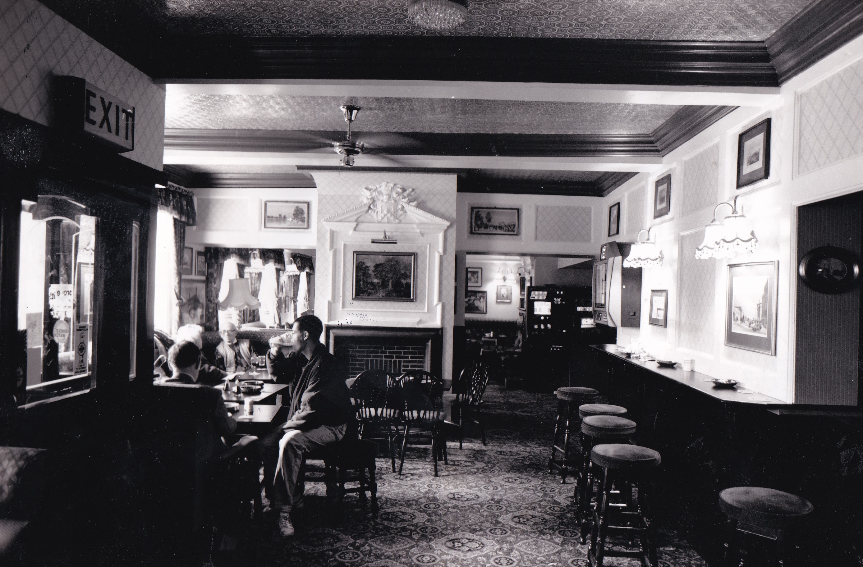 Unseen photos chart of a golden age of Leeds pub culture