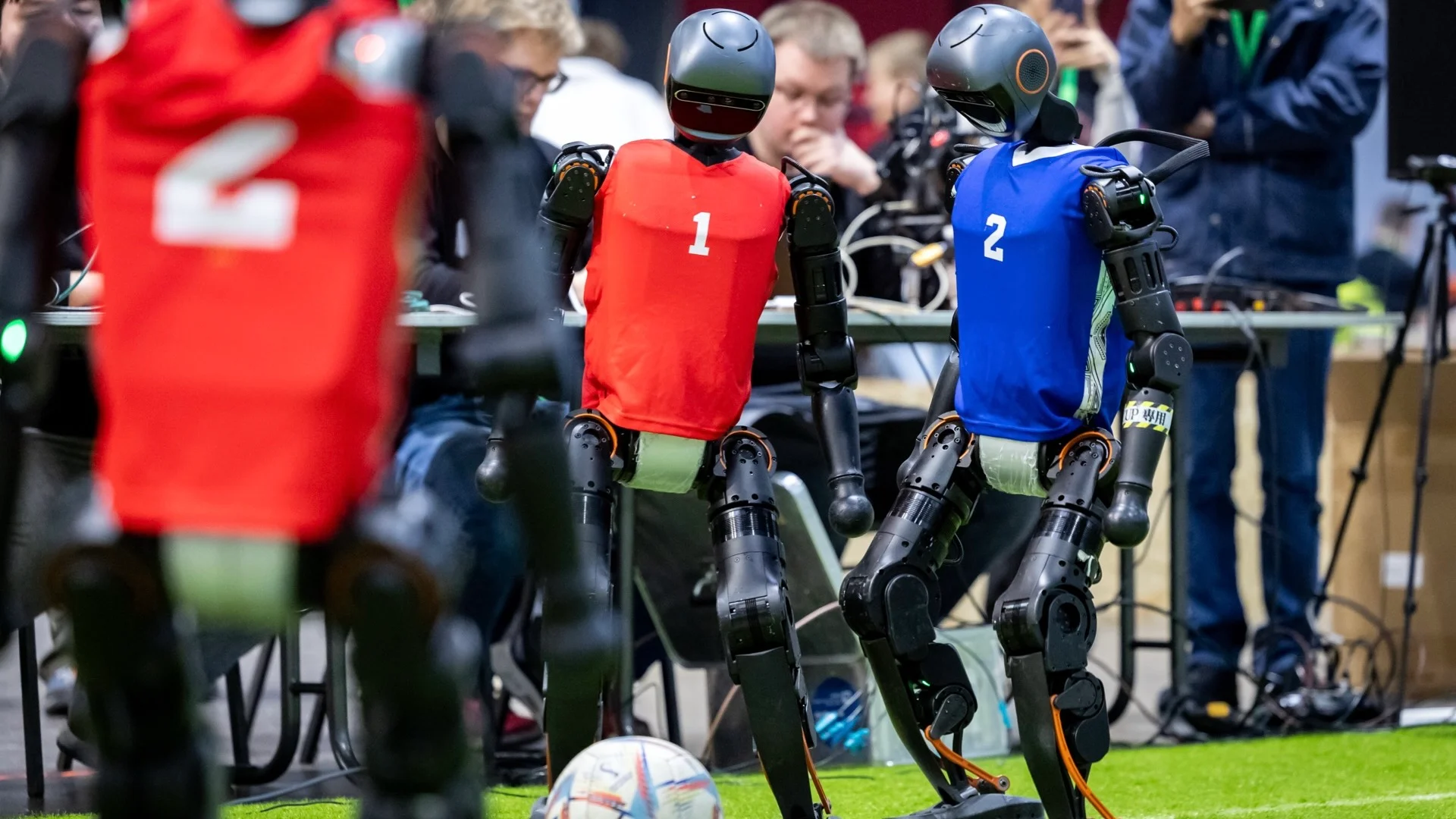 Japan’s Service Robot Market To Triple by 2030 as Labor Shortages Deepen