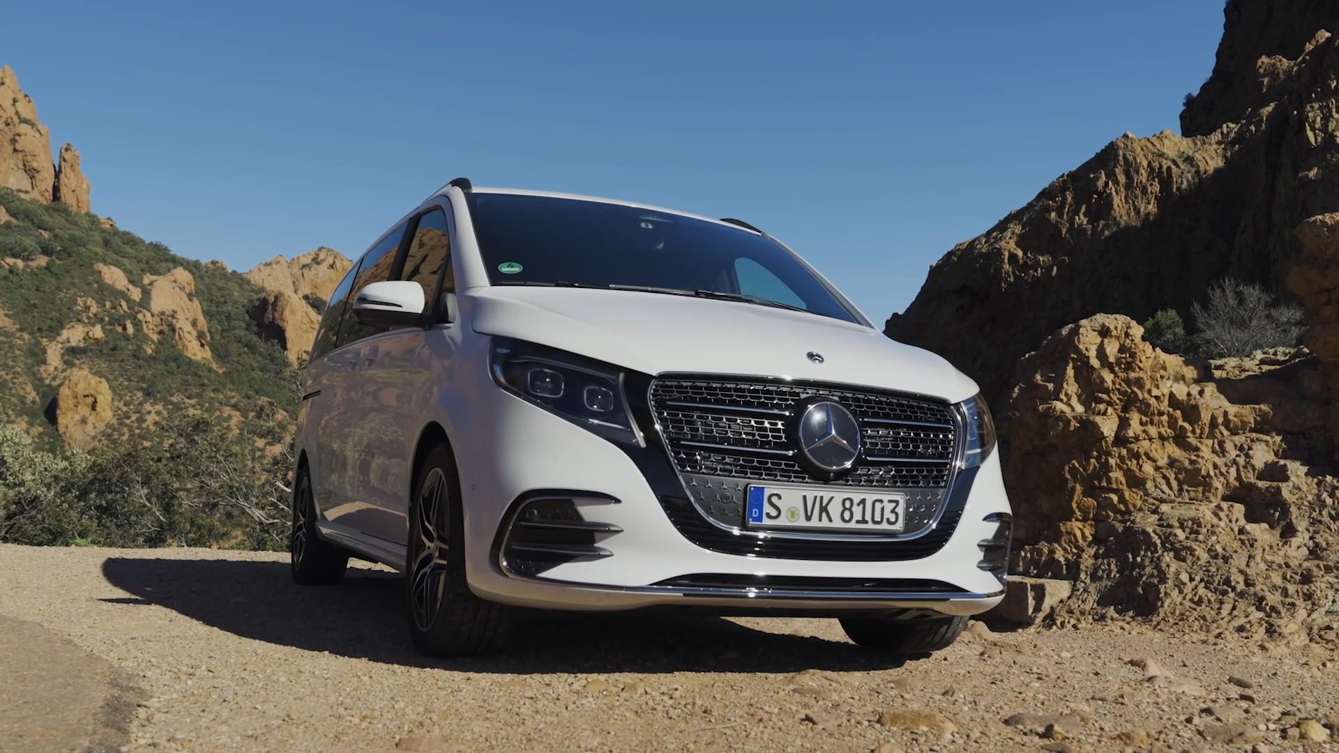 Der neue EQV und die neue V-Klasse von Mercedes-Benz - Vielfältige digitale Extras von Mercedes-Benz