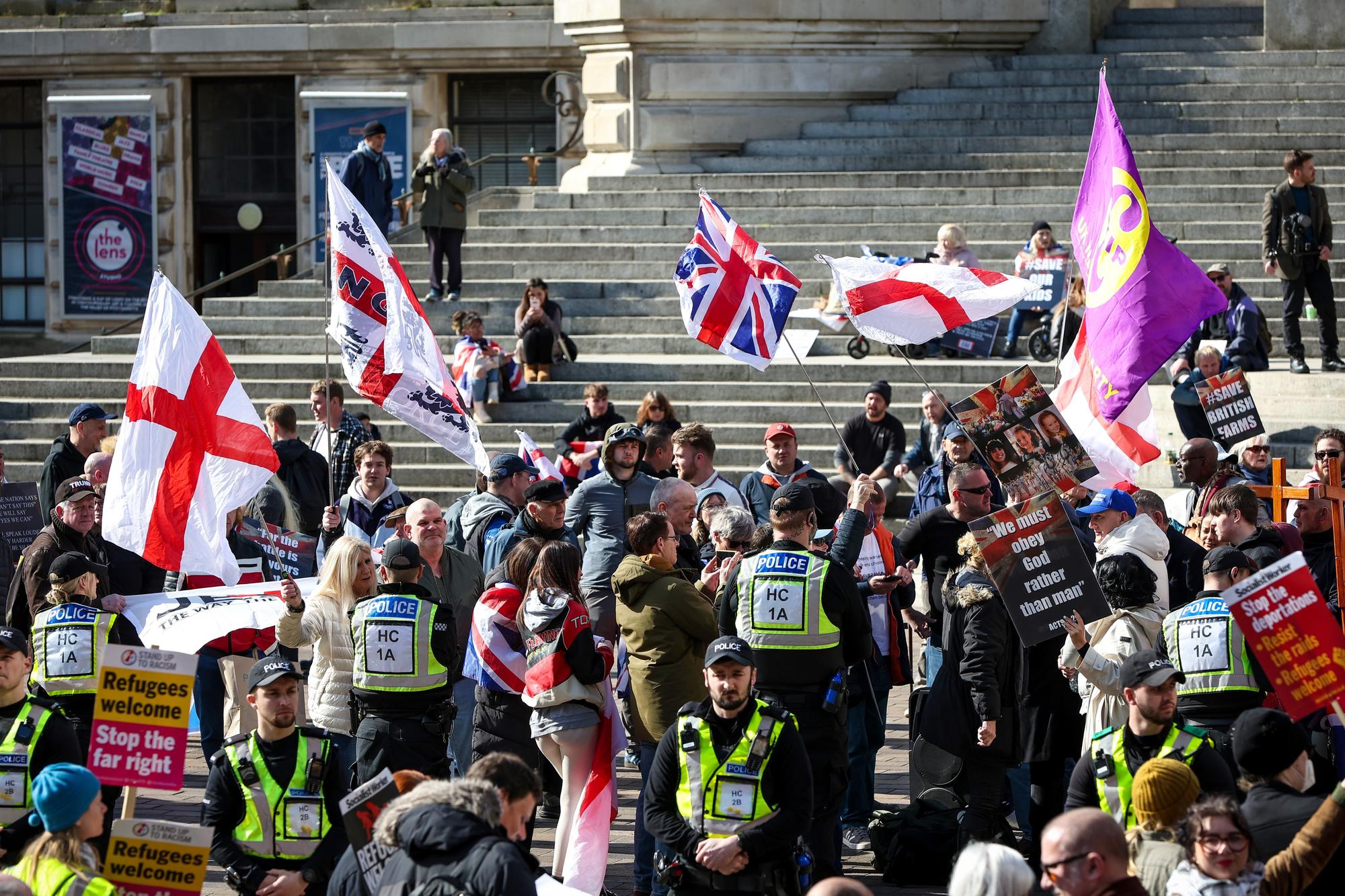 Portsmouth Guildhall protests: Anti-immigration and anti-racism ...