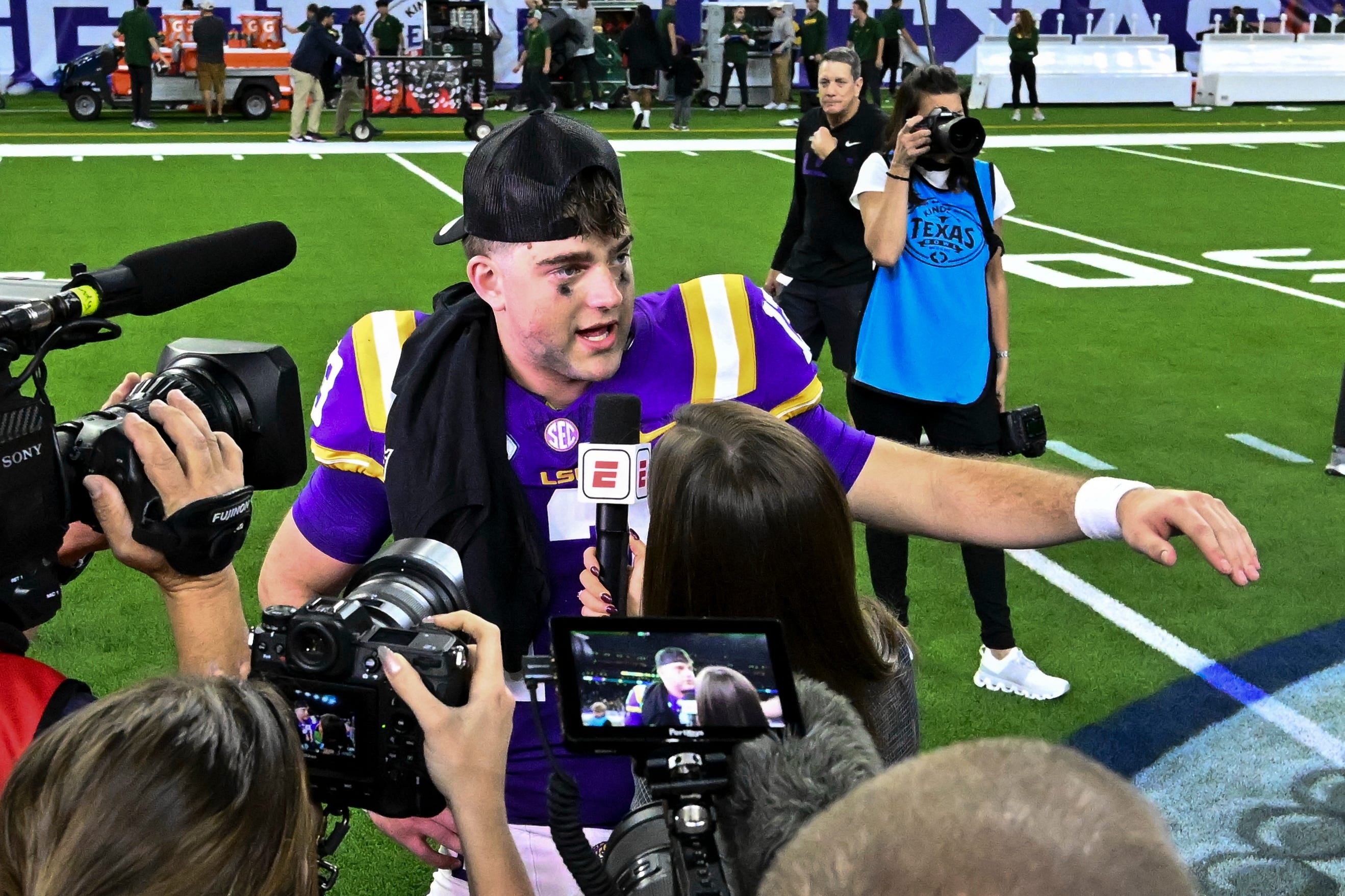 LSU QB Garrett Nussmeier discusses what it means to have his dad ...