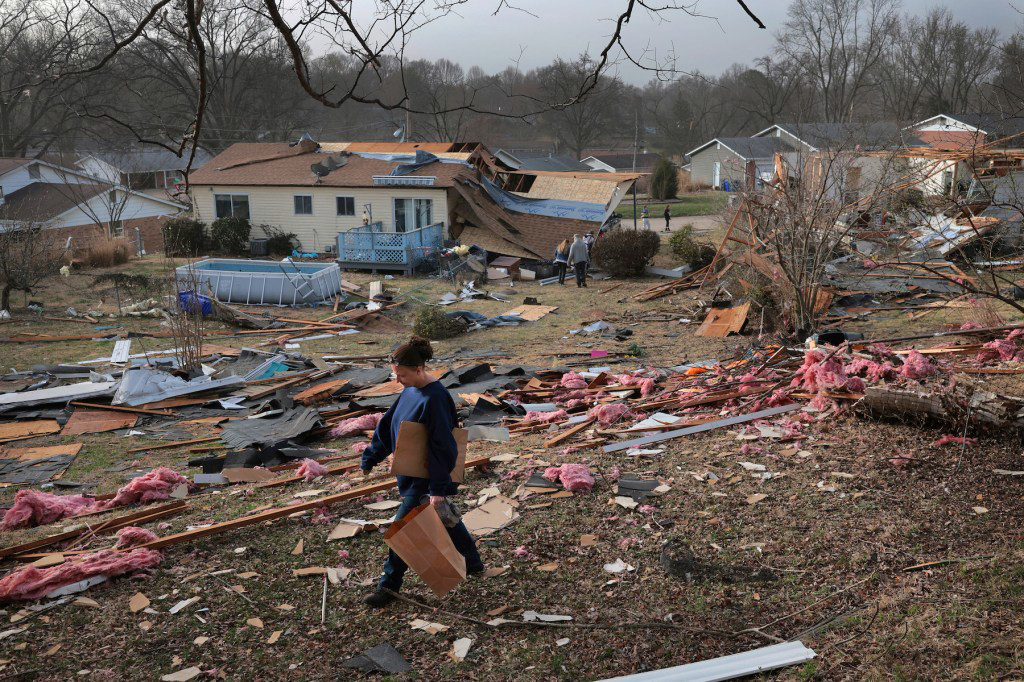 Severe Weather: At Least 33 People Killed as Tornados, Dust Storms ... Severe Weather: At Least 33 People Killed as Tornados, Dust Storms ...
