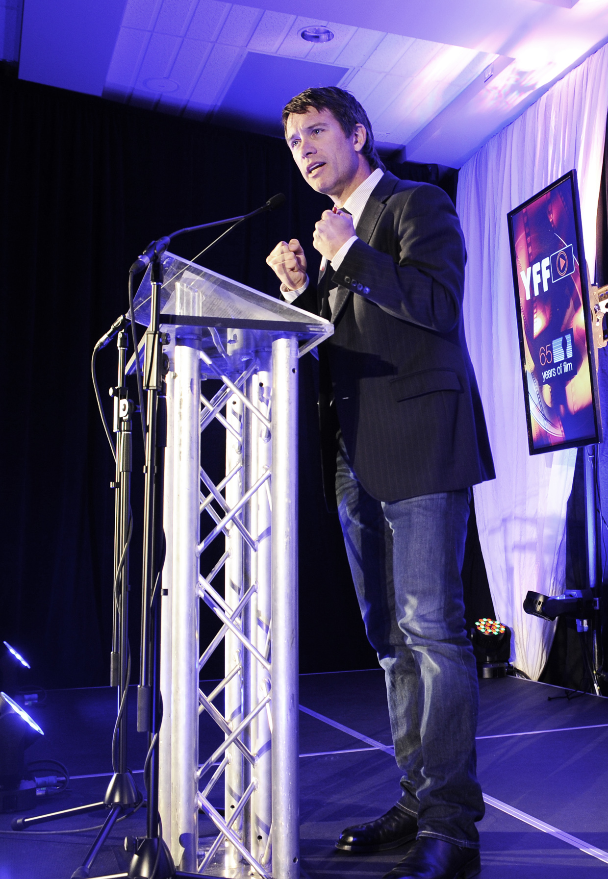 15 Classic Canadian TV Commercials We Can’t Forget