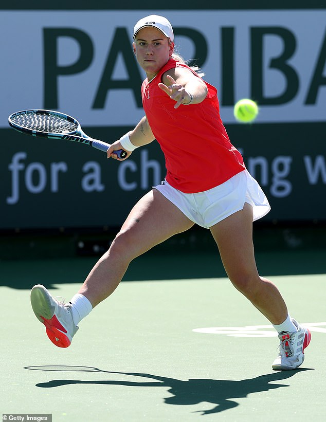 Meet the rising British tennis star who despite standing at just 5ft ...