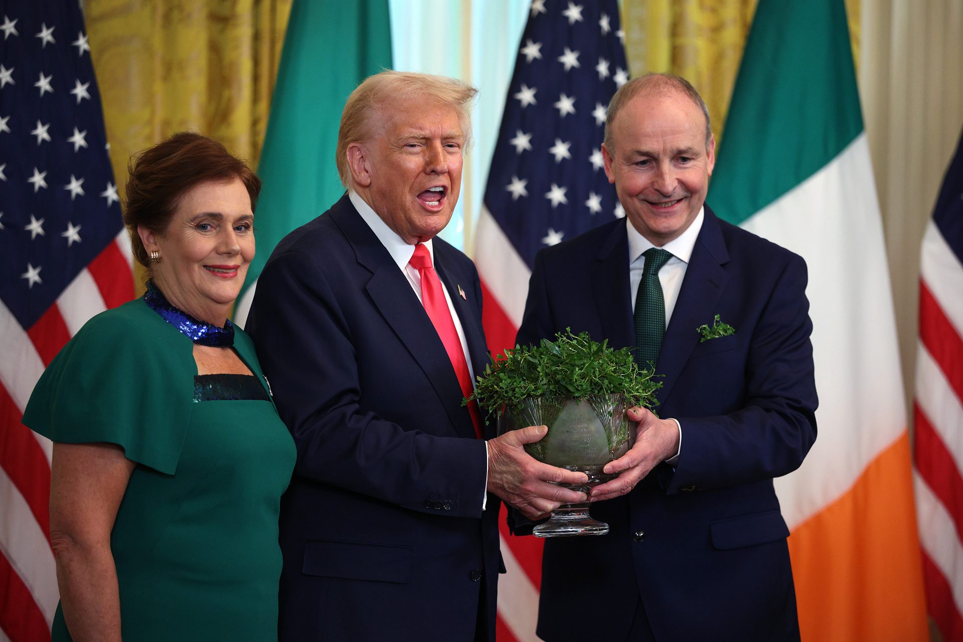 Trump gives a light-hearted jab to Irish Premier at the White House