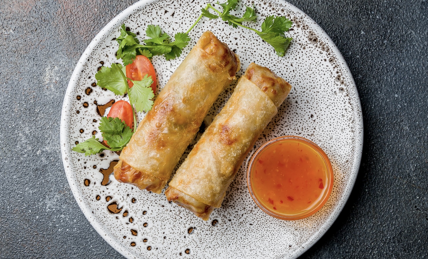 Zo maak je zelf loempia's in de airfryer