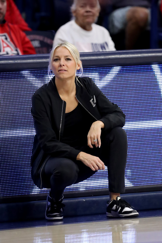 'Stunning' Women's Basketball Coach Going Viral Before NCAA Tournament