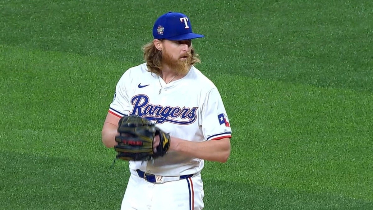 MLB: A wrist fracture leaves Rangers short a pitcher in their rotation