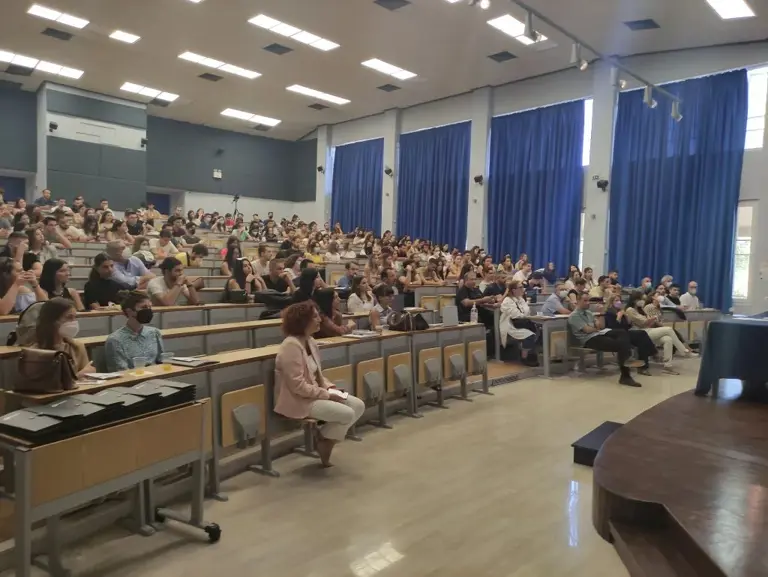 Από τον Δεκέμβριο οι διαγραφές στα ΑΕΙ – Εκτός 280.000 φοιτητές, ποιοι ...