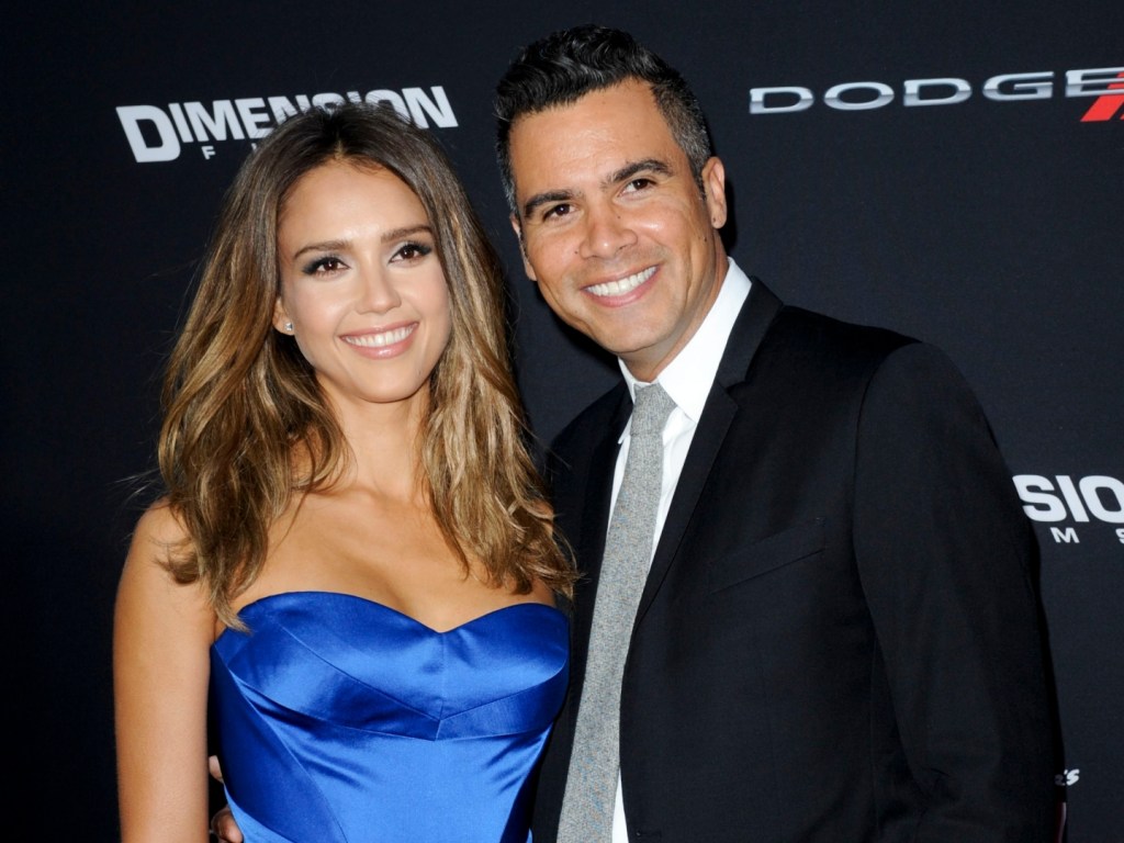 Insiders Reveal Jessica Alba Is Looking for This Type of Guy That's the ...
