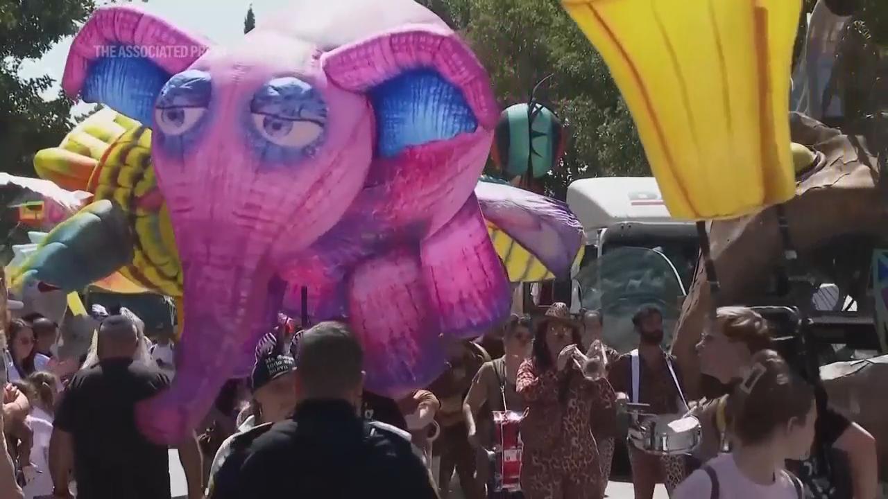 Parade held in Jerusalem to celebrate Jewish holiday of Purim