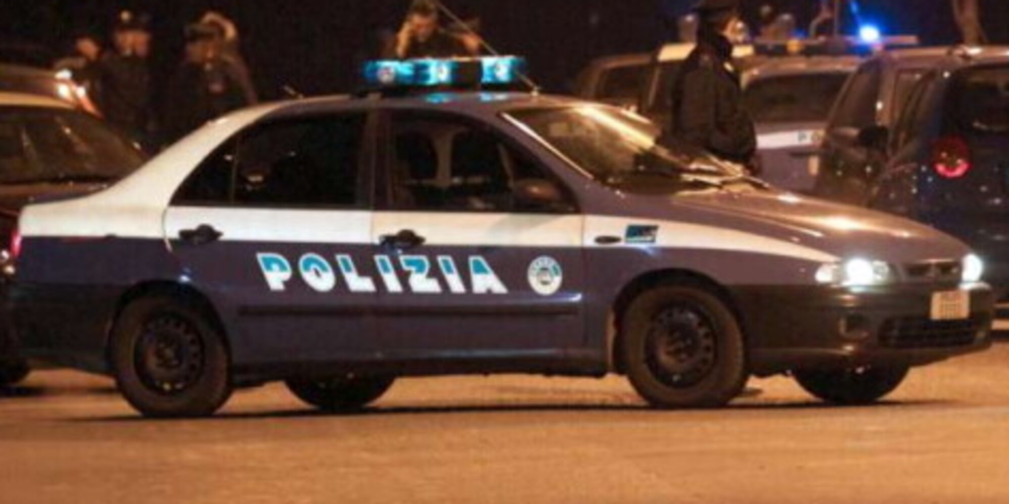 Napoli, "violenta rissa tra ragazzi a colpi di caschi e coltelli"