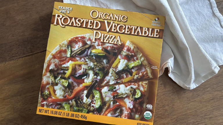 Trader Joe's Frozen Pizzas And Flatbreads, Ranked Worst To Best