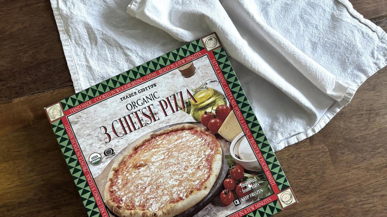 Trader Joe's Frozen Pizzas And Flatbreads, Ranked Worst To Best