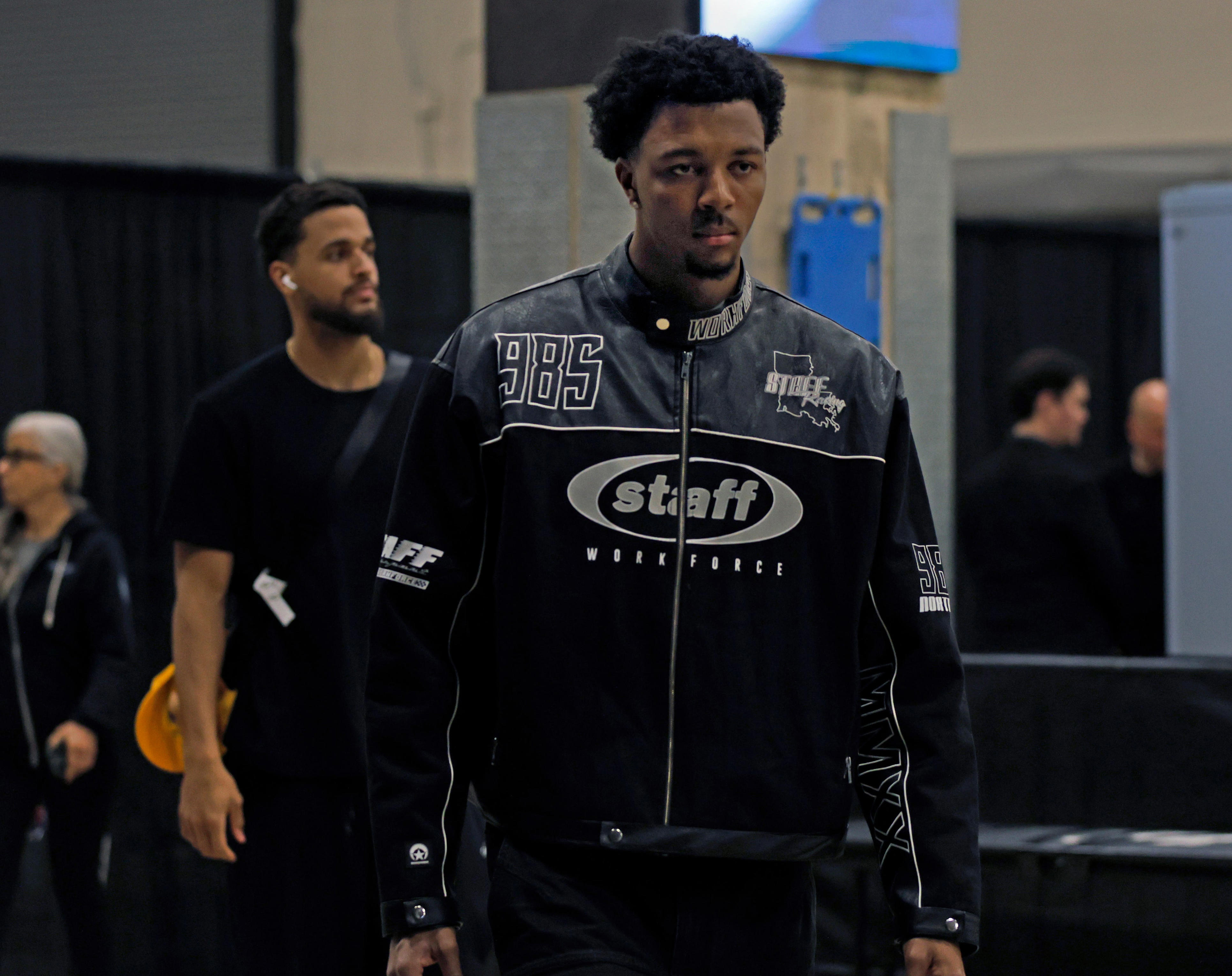 LOOK: Cade Cunningham not happy with ref Brian Forte and other pictures ...