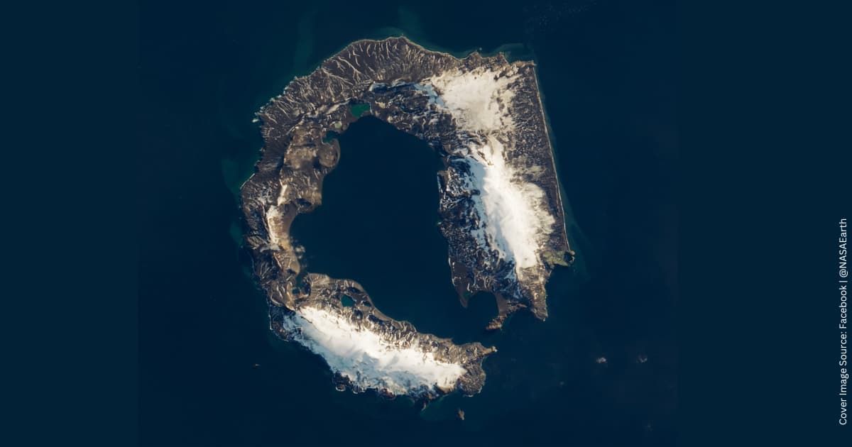 Antarctica Has One Place Where Ships Can Sail Directly Into The Center ...