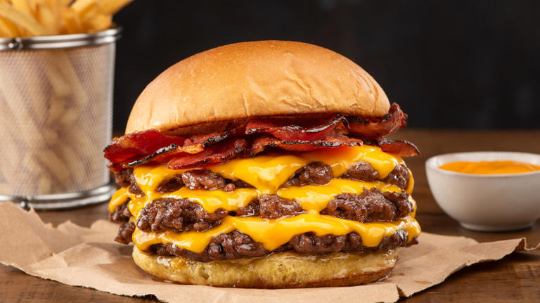 Why A True Medium-Rare Smashburger Isn't Possible To Make