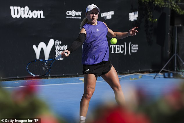 Meet the rising British tennis star who despite standing at just 5ft ...