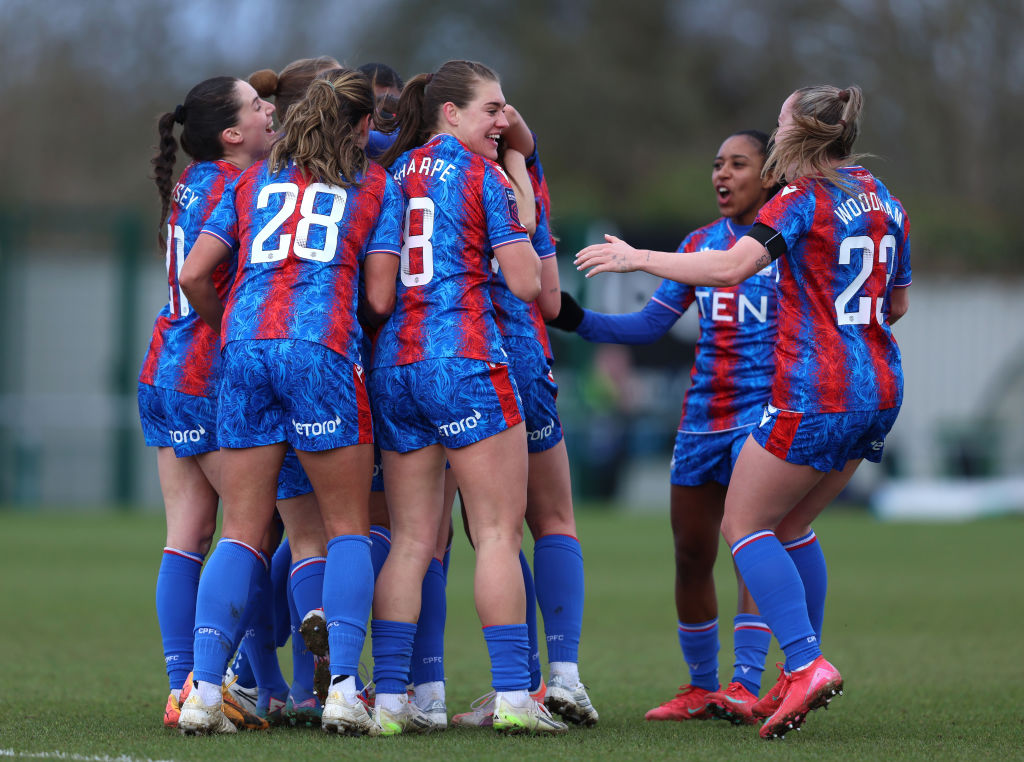 Palace keep WSL hopes alive with win over Villa