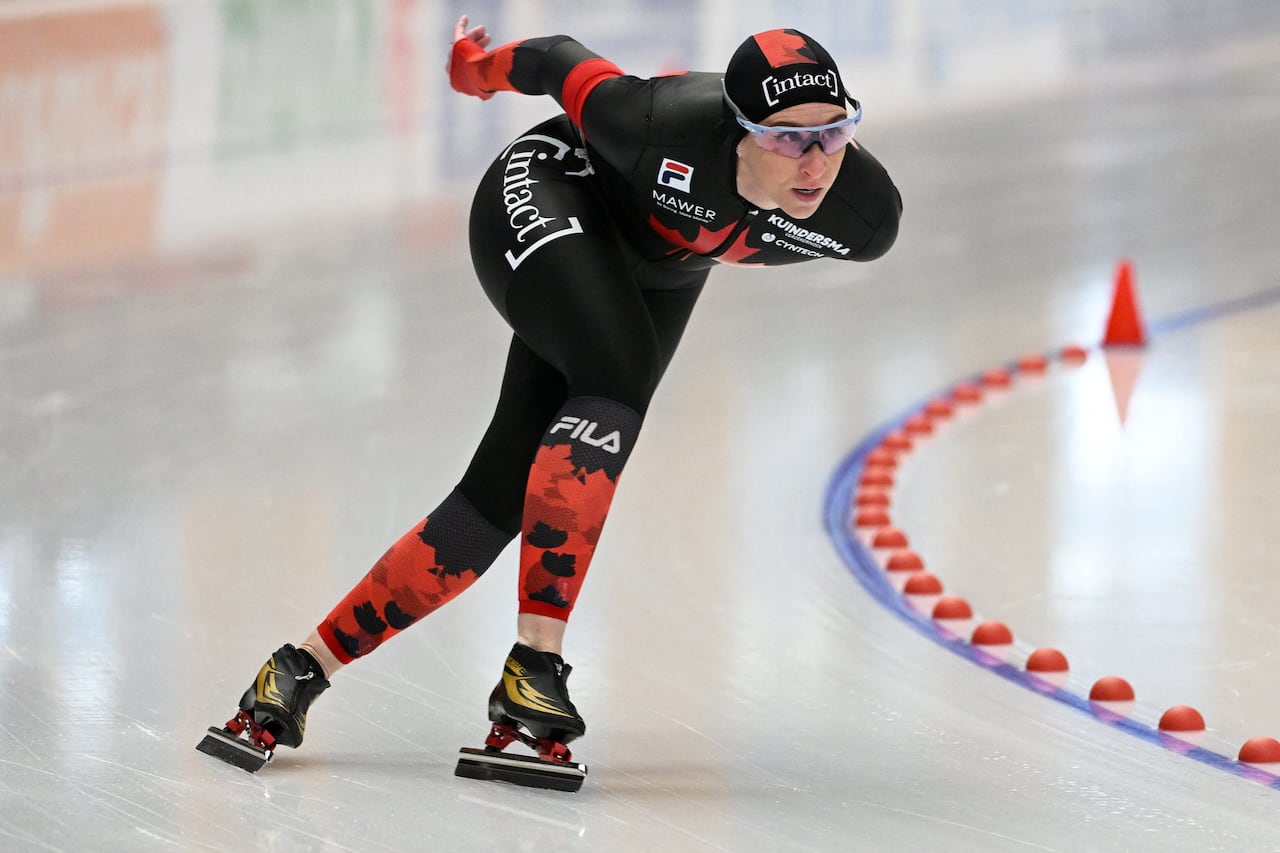 Ivanie Blondin wins silver for 8th career mass start medal at world ...