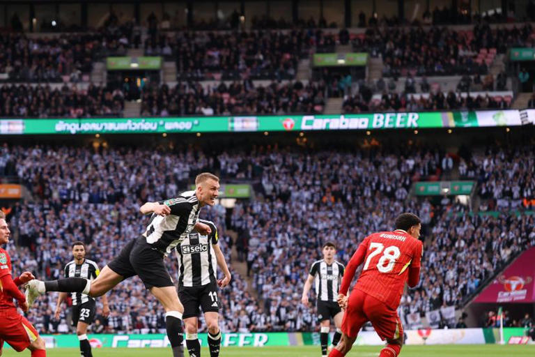 Newcastle s'offre Liverpool en finale de League Cup, son premier ...