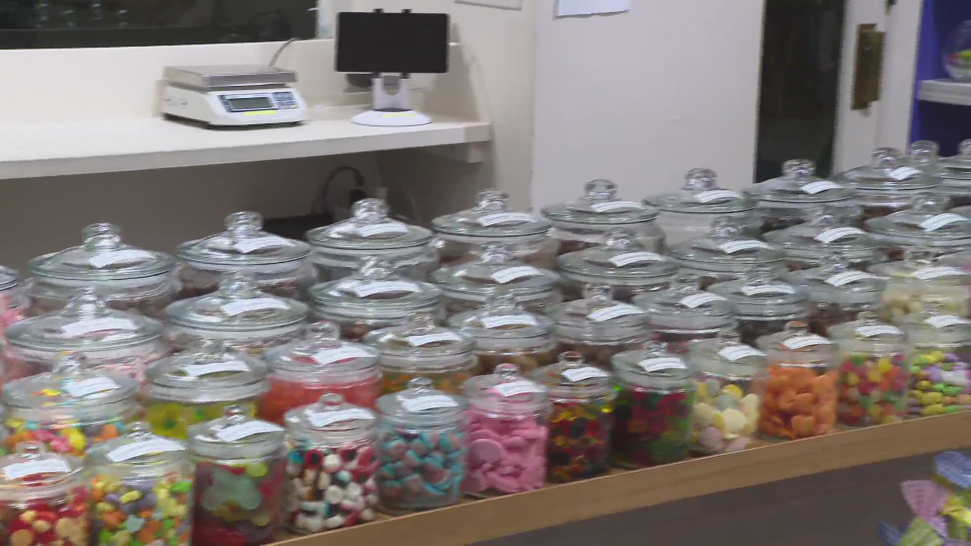 Weekend Break: Candycopia in Oak Park sells sweets and treats popular ...