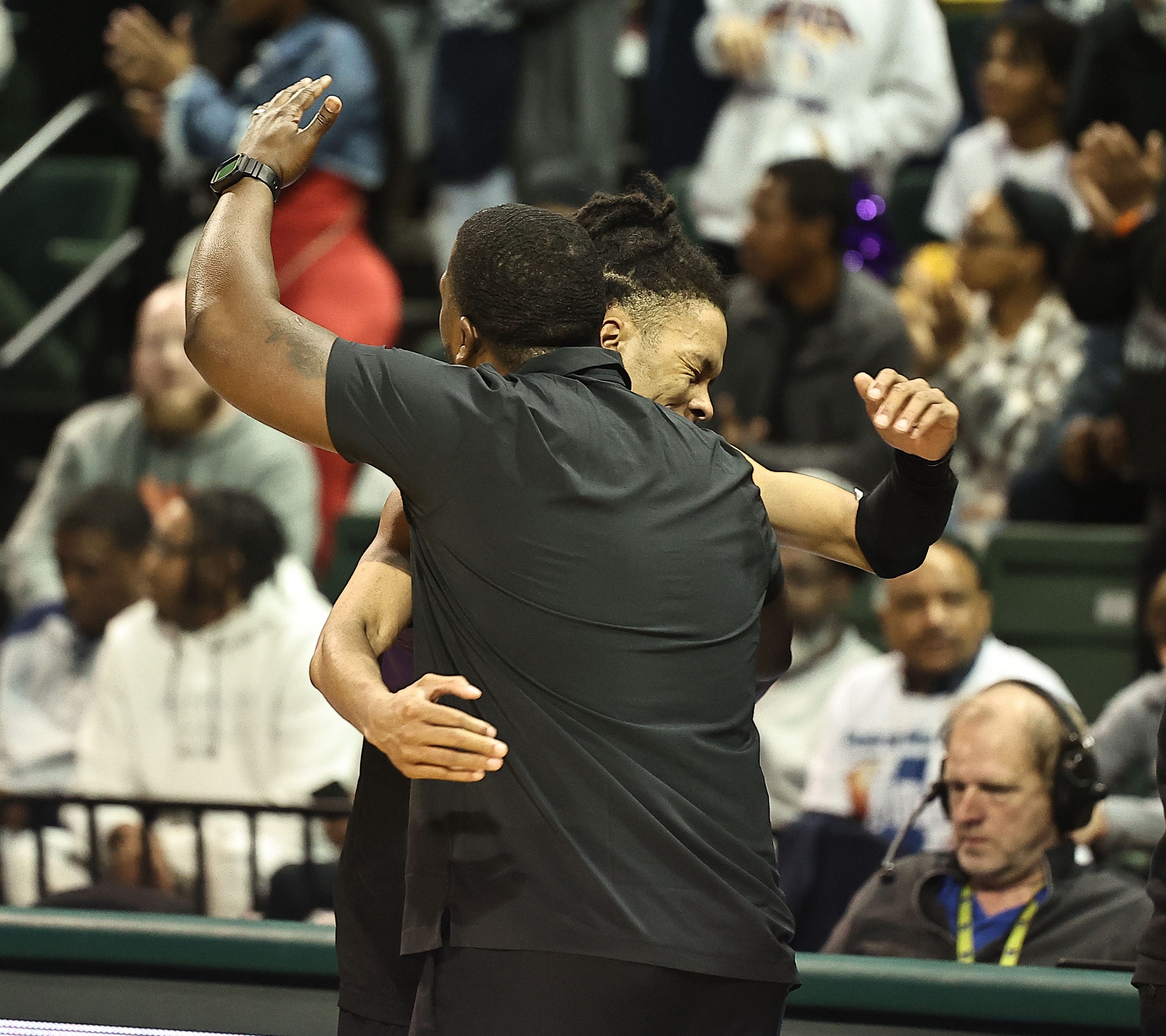 'Best experience of my life.' Aiken races past Sandusky to advance to ...