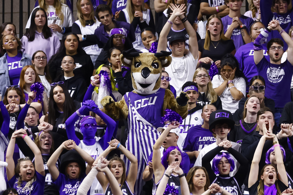 March Madness mascots take center stage during NCAA men's and women's ...