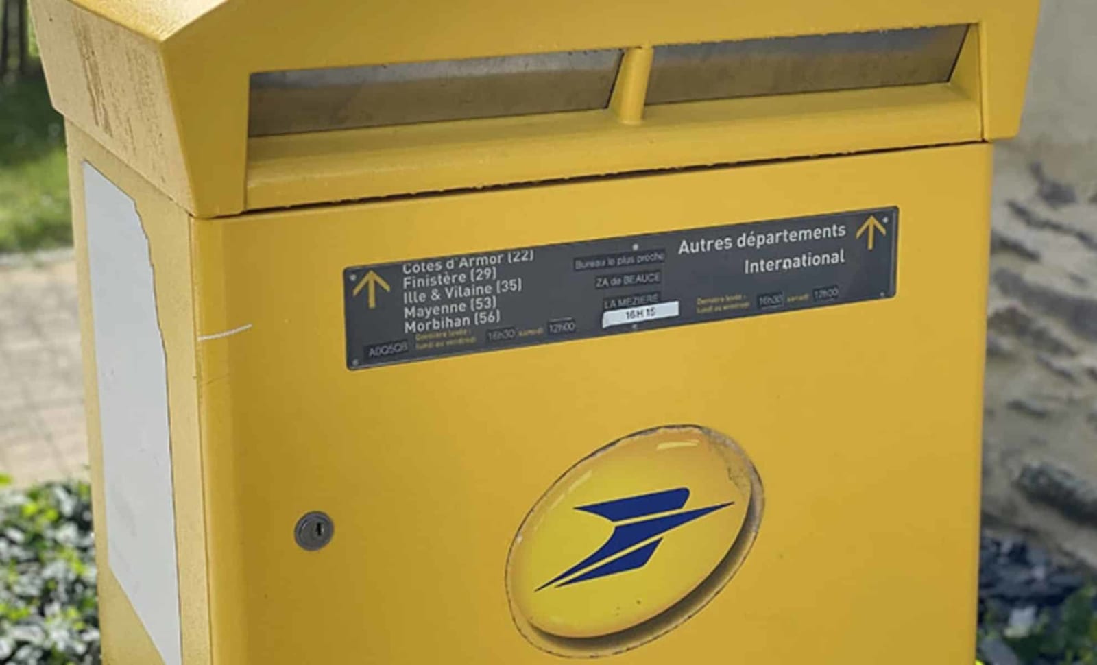 Vers la disparition des boîtes aux lettres jaunes de La Poste ? Voici ...