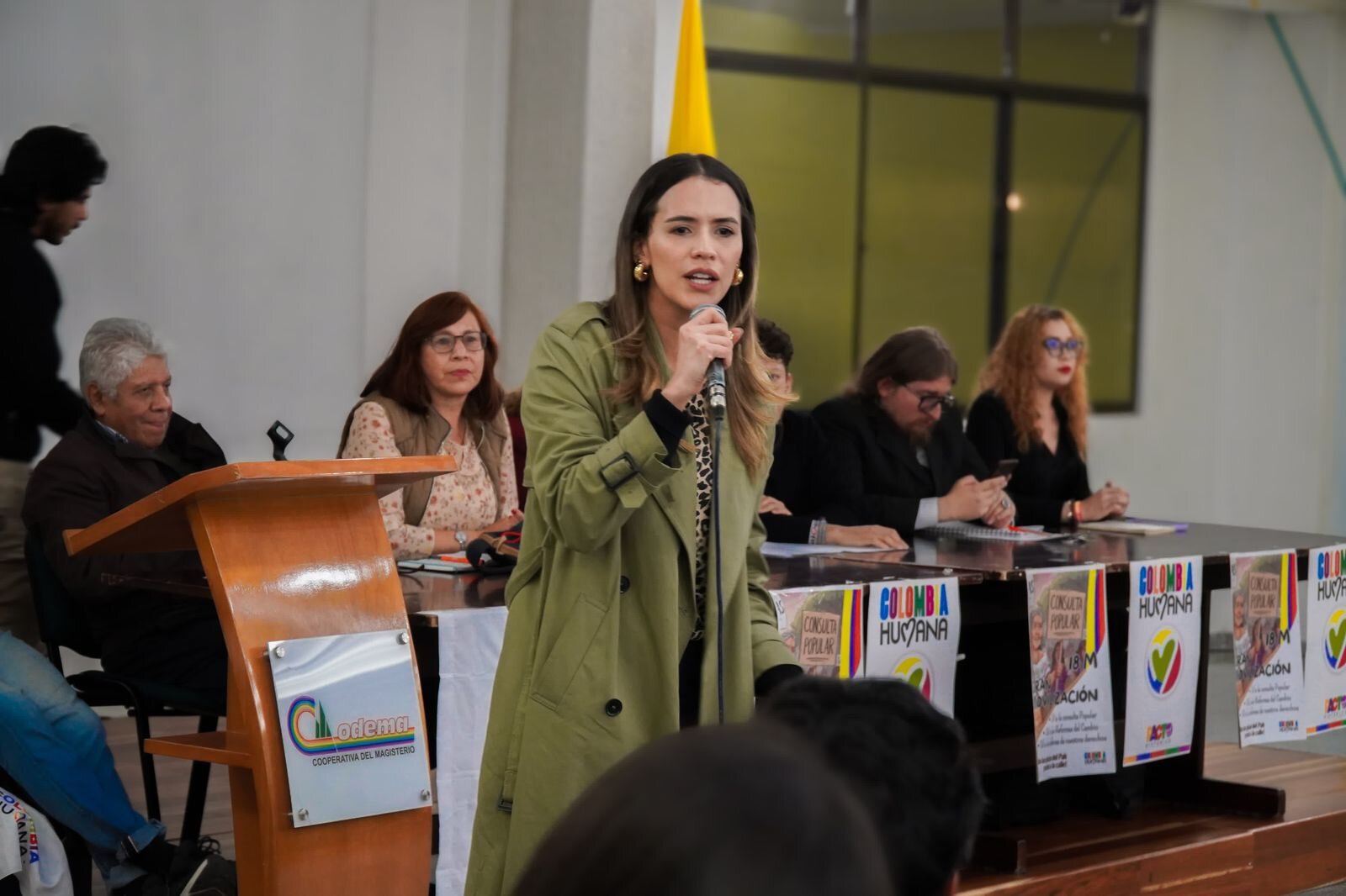 Congresista María Fernanda Carrascal usa vehículo de UNP y escoltas ...