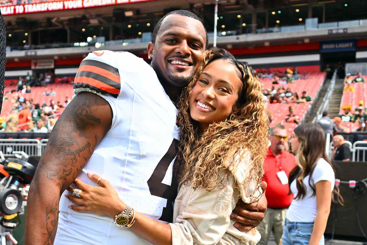 Cleveland Browns Quarterback Deshaun Watson Is Engaged to Model and ...