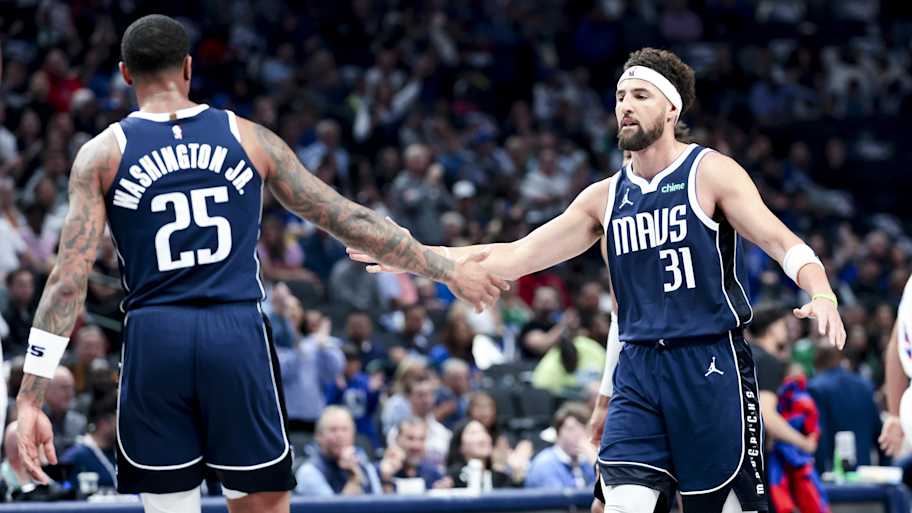 NBA World Reacts To Klay Thompson's Performance In Mavs-76ers Game