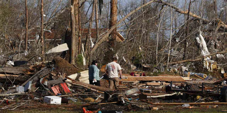 Severe weather leaves at least 37 dead as tornadoes, wildfires and dust ... Severe weather leaves at least 37 dead as tornadoes, wildfires and dust ...