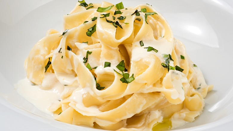 The Reason Fettuccine Alfredo Is Not Actually Popular In Italy