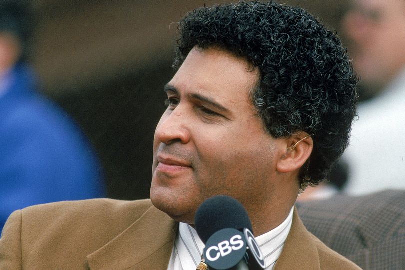 Greg Gumbel honored by CBS studio crew in touching Selection Sunday tribute